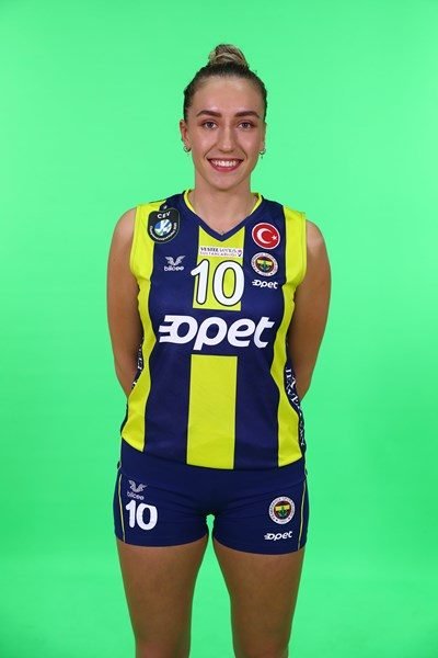 10 – Sıla Çalışkan 19-20 – SARI MELEKLER